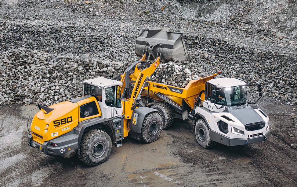 DER NEUE IN DER FAMILIE: Knickgelenkter Muldenkipper TA 230 Weitere ...